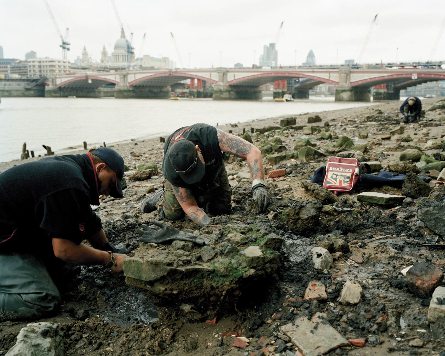 Chloe Dewe Mathews's Sweeping Chronicle of the River Thames