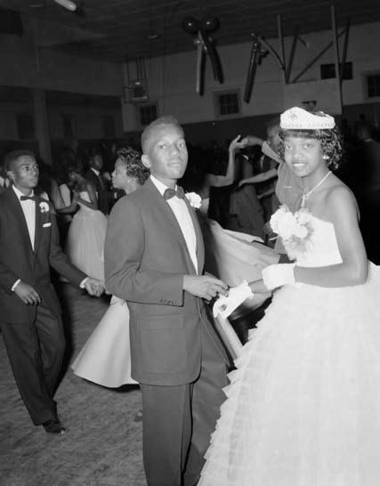 Race Stories: Essays on the Power of Images (2024) | Aperture Photobooks